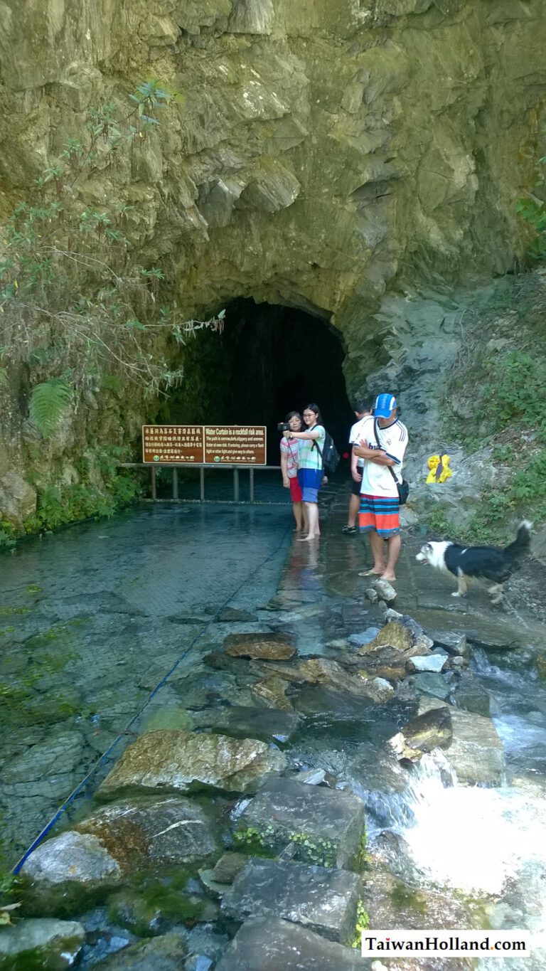 Hiking the trails of Taroko National Park, Taiwan – Taiwanholland.com