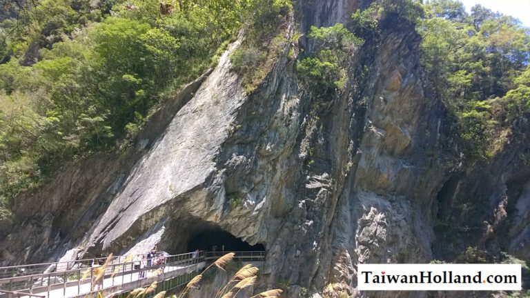 Hiking the trails of Taroko National Park, Taiwan – Taiwanholland.com